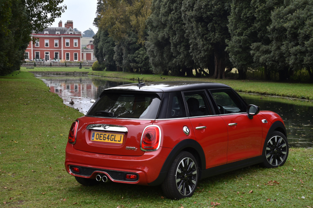 BMW 新型ミニ5ドア（F55）海外試乗レポート／九島辰也(1/2)|【徹底検証】2014年新型車種ー試乗レポート【MOTA】