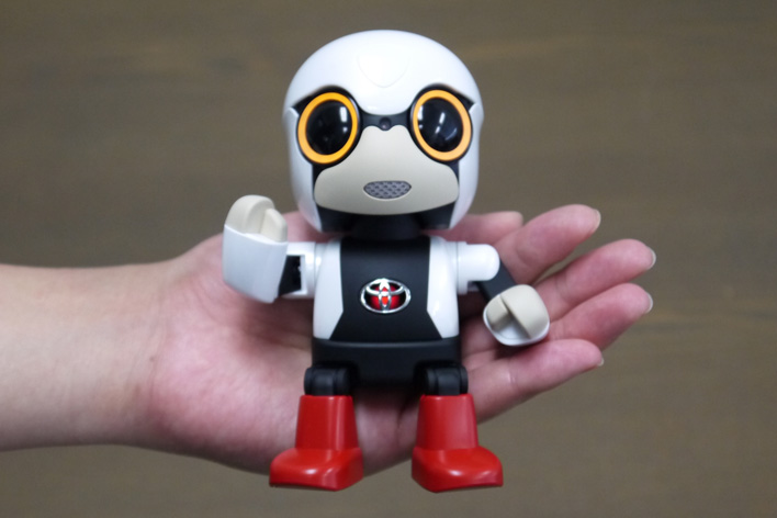 3万9800円！トヨタの手のひらサイズロボット「KIROBO mini」ついに発売決定！|【業界先取り】業界ニュース・自動車ニュース2025 ...