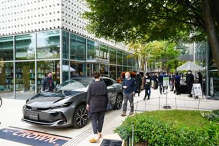 トヨタ、新型クラウンが蔦屋書店/ T-SITE を巡る体験イベント DISCOVER YOUR CROWN. THE ROADSHOW. 開催 ...