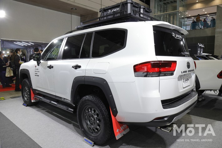 JAOSが渾身のランドクルーザー＆ハイラックスのデモカーを出展！ より力強くカスタムされた2台のSUVに着目【東京オートサロン2023】(画像 ...