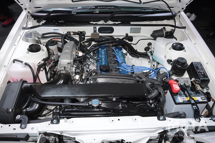 トヨタ、AE86（ハチロク）のEVと水素エンジン車を出展！「クルマ好きだからこそできるカーボンニュートラルの道」を提示【東京オートサロン ...