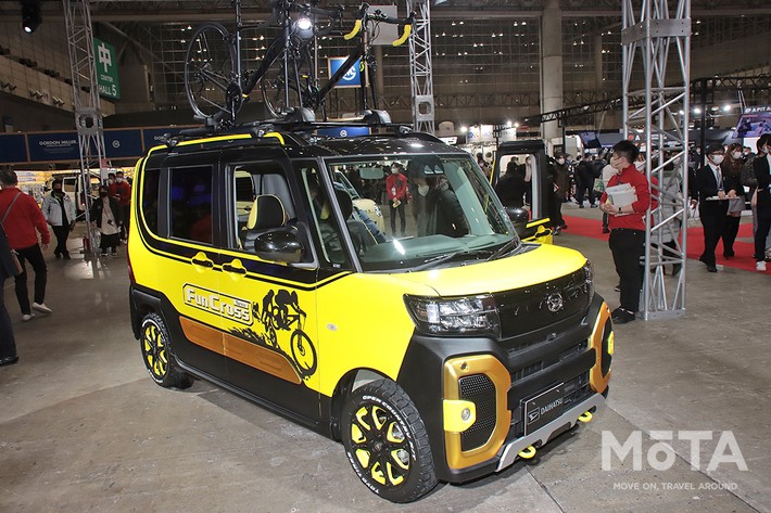 ダイハツ タントファンクロスのカスタマイズモデルはアウトドア全開！ すぐにでも出かけたくなる魅力のつまった一台だ【東京オートサロン2023 ...