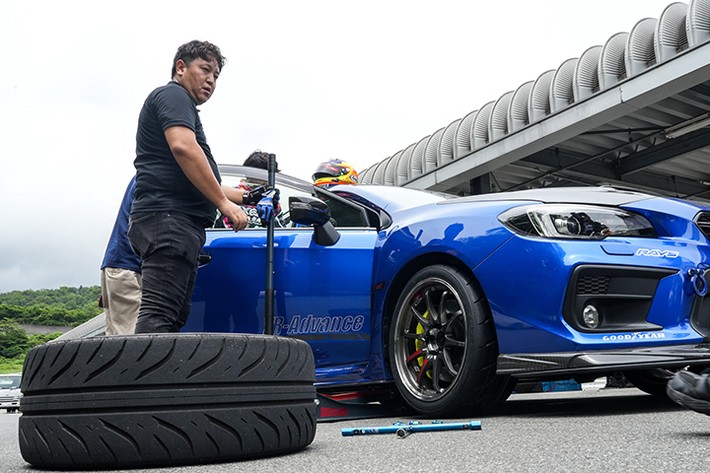 RAYSホイールの新作「CE28N‐plus」が登場！ 発表会でプロドライバーがその実力を試す(画像ギャラリー No.23) | 特集【MOTA】