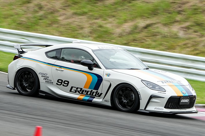 RAYSホイールの新作「CE28N‐plus」が登場！ 発表会でプロドライバーがその実力を試す(画像ギャラリー No.35) | 特集【MOTA】