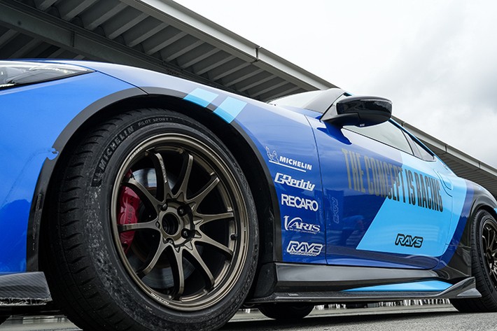 RAYSホイールの新作「CE28N‐plus」が登場！ 発表会でプロドライバーがその実力を試す(画像ギャラリー No.10) | 特集【MOTA】