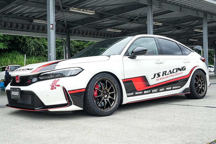 RAYSホイールの新作「CE28N‐plus」が登場！ 発表会でプロドライバーがその実力を試す(画像ギャラリー No.35) | 特集【MOTA】