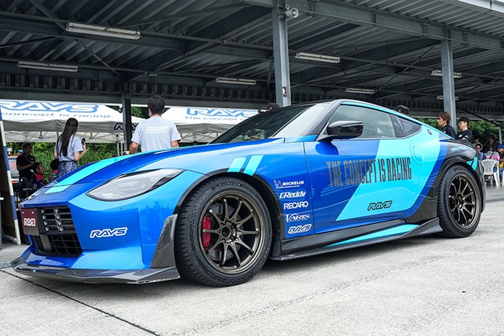 RAYSホイールの新作「CE28N‐plus」が登場！ 発表会でプロドライバーがその実力を試す(画像ギャラリー No.11) | 特集【MOTA】