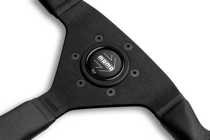 イタリアのカスタムパーツメーカーの名門MOMOから「MONTECARLO（モンテカルロ）」のニューモデルが発売スタート！(画像ギャラリー No.3) | 【業界先取り】業界ニュース・自動車 ...