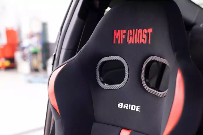 『頭文字D』の後継作『MFゴースト』とスポーツシートBRIDEのコラボ「ZETAIV REIMS MF GHOST」を発売！！(画像ギャラリー ...