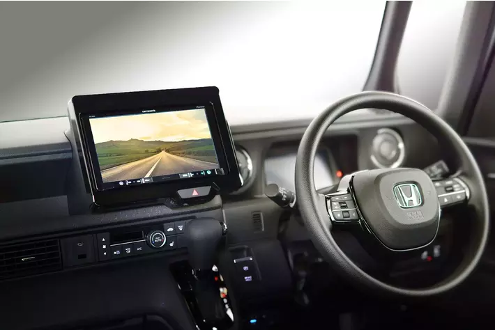 ホンダ N-BOX・N-BOX CUSTOM（R5/10～）用市販9インチカーナビゲーション取付キット発売|【業界先取り】業界ニュース・自動車ニュース2025国産車から輸入車まで【MOTA】