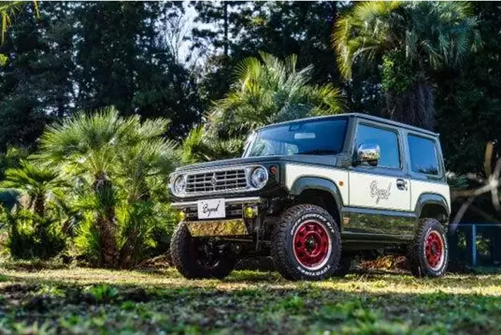 BeyondJAPAN、クラシカルなジムニースタイルを再解釈したカスタムデモカー「CODE02」を発表-過去の美学と現代のカスタム技術の融合(画像ギャラリー No.2) | 【業界先取り】業界 ...