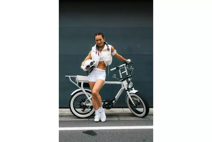東京・渋谷発のeバイクブランド「ROCKA FLAME（ロカフレーム）」 フィットネスプロデューサーAYAさんとのコラボレーションeバイクを販売開始(画像ギャラリー No.2) | 【業界 ...